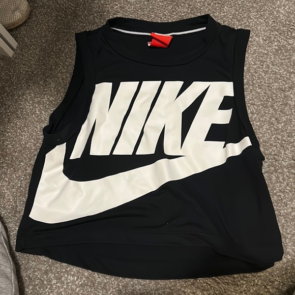 Nike | Tops | Nike Xs Crop Top Black And White | Poshmark